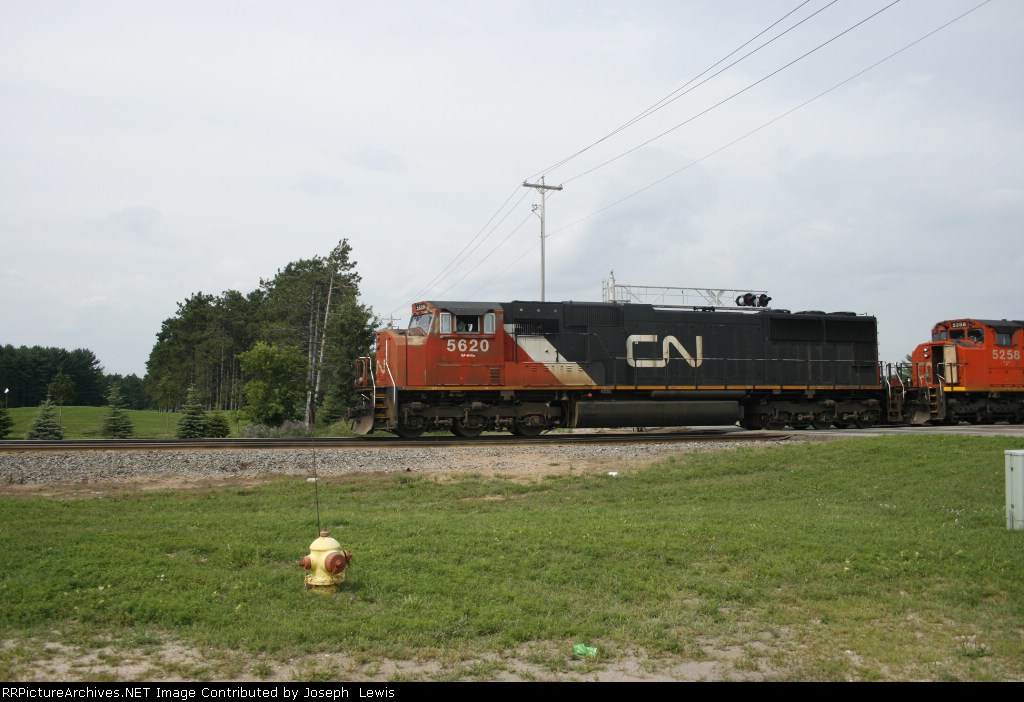 CN 5620 leads M357 into Point Yard